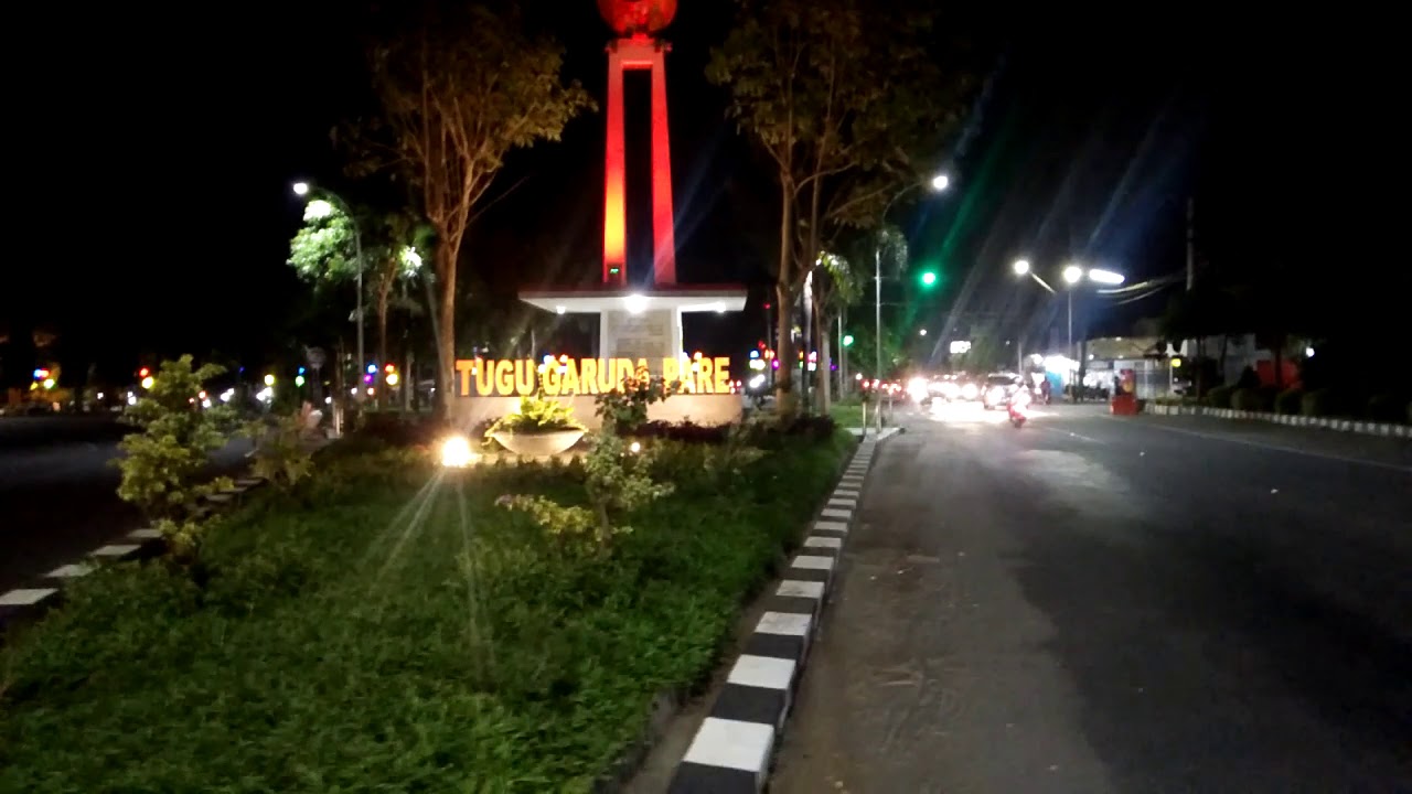 Tugu garuda pare - YouTube