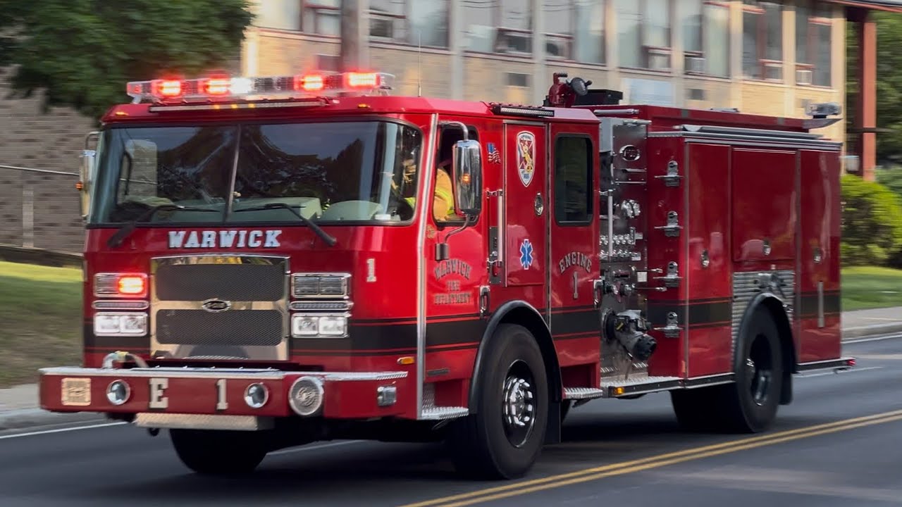 *Major Air Horn* Warwick Fire Dept Engine 1 responding - YouTube