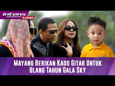 LIVE! Mayang Beri Kado Gitar Untuk Ulang Tahun Gala Sky Yang Ke 4 Tahun ...