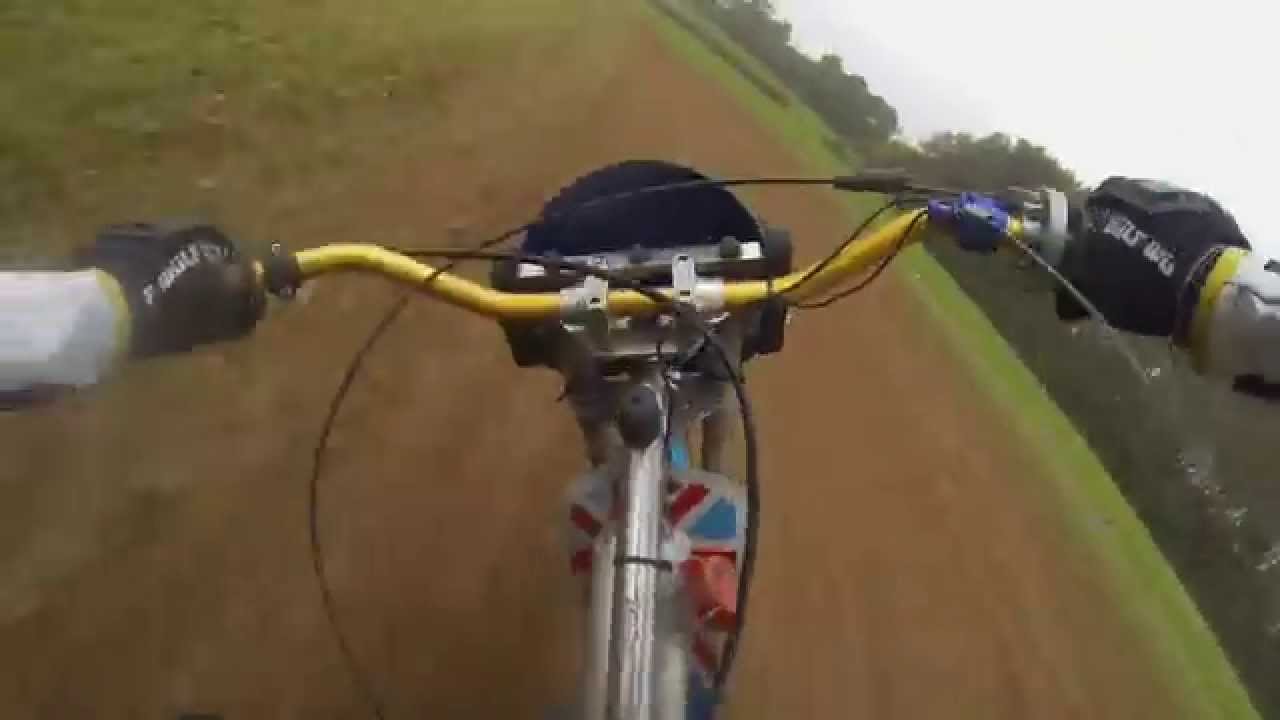 Pre 75 British Grasstrack Championship 250 class 2014 Race 3 Crash ...