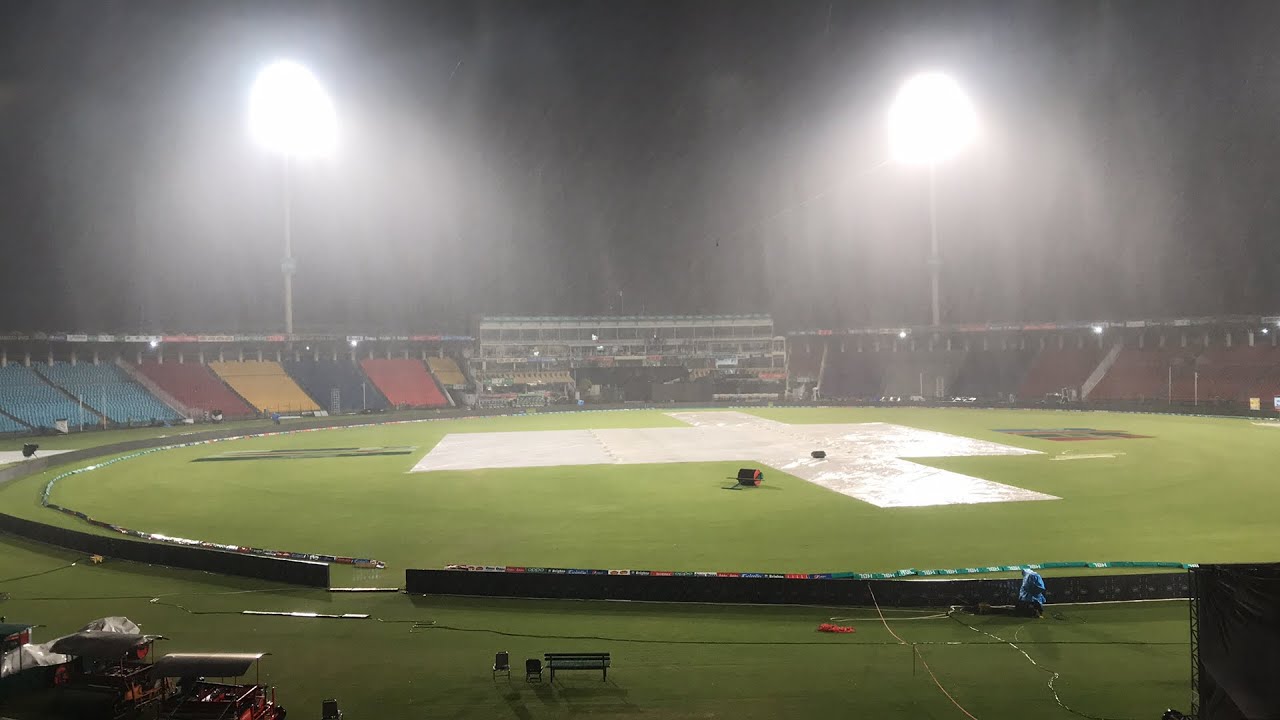 Heavy Rain at Gaddafi Stadium | Tomorrow Karachi kings vs Multan Game ...