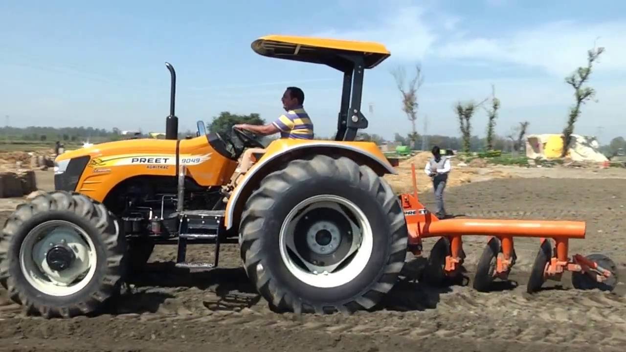 PREET TRACTOR 9049 HP FOUR WHEEL DRIVE WORKING IN FIELD - YouTube