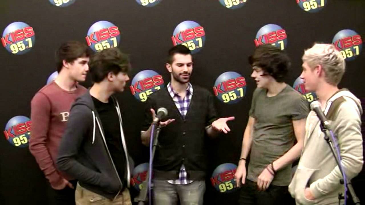 One Direction talks X-Factor, "love bites", snogging, & more! - YouTube