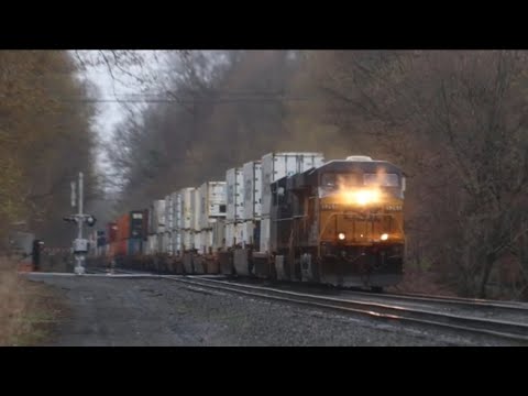 CSX ES40DC 5265 leads Q157 with Round Tag K5HL - YouTube