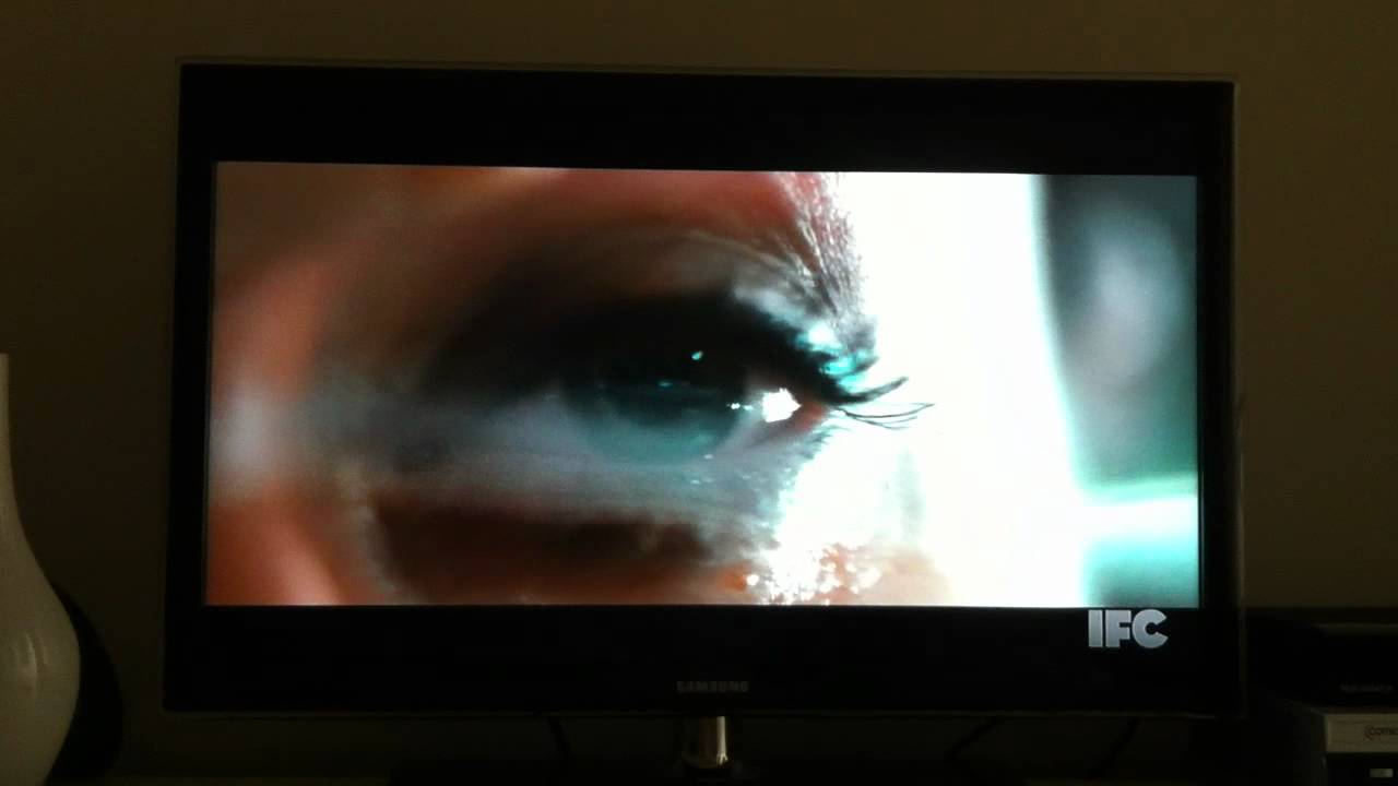 PAPER CUT TO THE EYE!! - YouTube