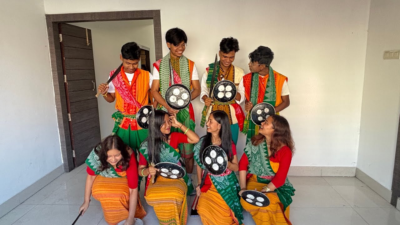 Dahal thungri bodo folk dance| Bodo freshersday| DISPUR COLLEGE Bodo ...