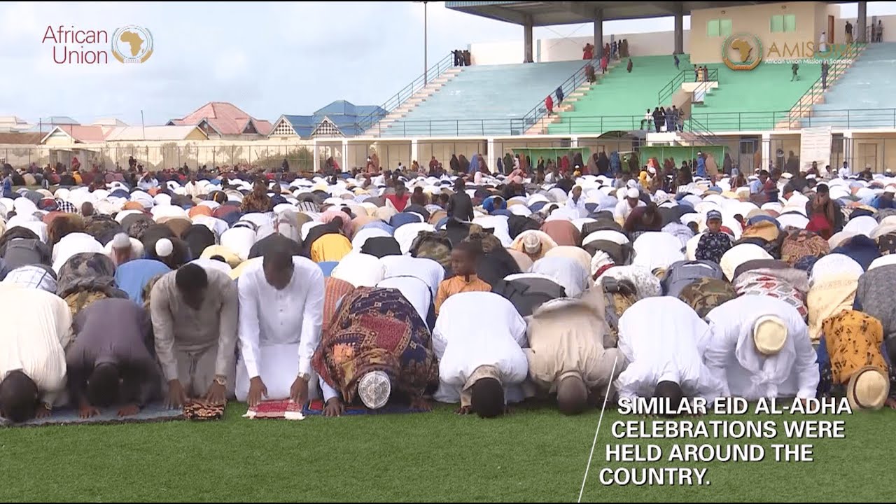 Somalia Celebrates Eid al Adha in peace - YouTube