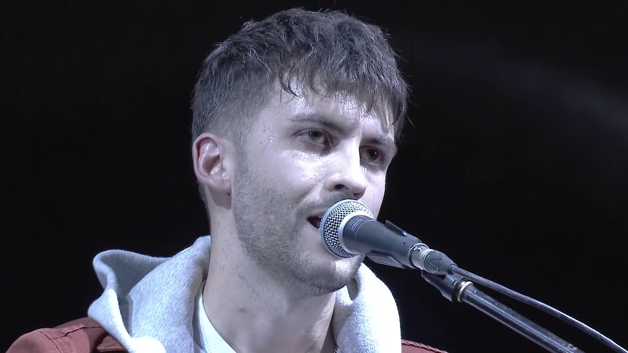 Greg Pearson - Million Miles ( Live supporting Lewis Capaldi ) - YouTube