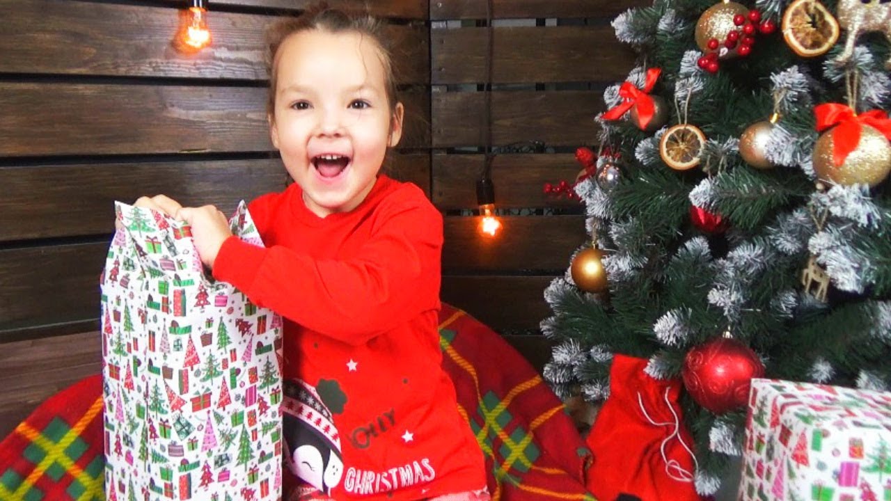 Подарки под елкой на Новый год 2019 для Нелли - YouTube