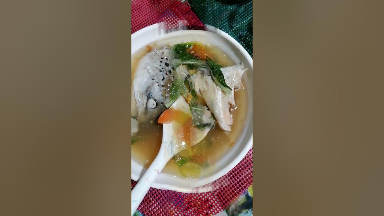 SINIGANG NA ULO NG SALMON 🐟🍜🍚🍴😋 ANG SARAP NG SABAW || #SHORTS - YouTube
