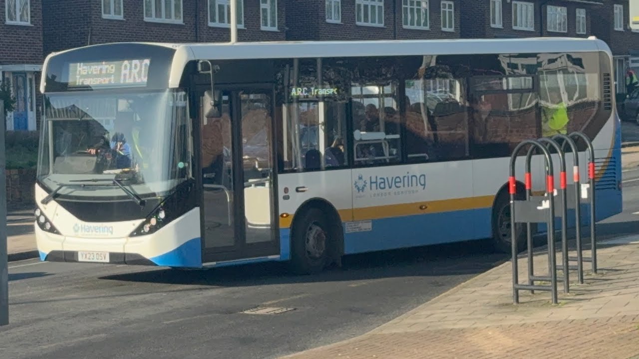 Havering Council (YX23 OSV) seen at Hacton Lane, Hornchurch - YouTube