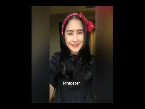 Prilly latuconsina suka suka.... #cute smiley