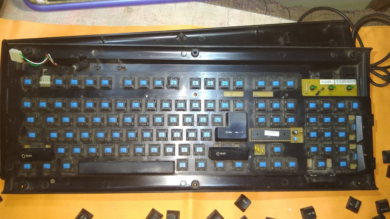 DISASSEMBLE OF MECHANICAL KEYBOARD. ||CLEANING OF MECHANICAL KEYBOARD ...