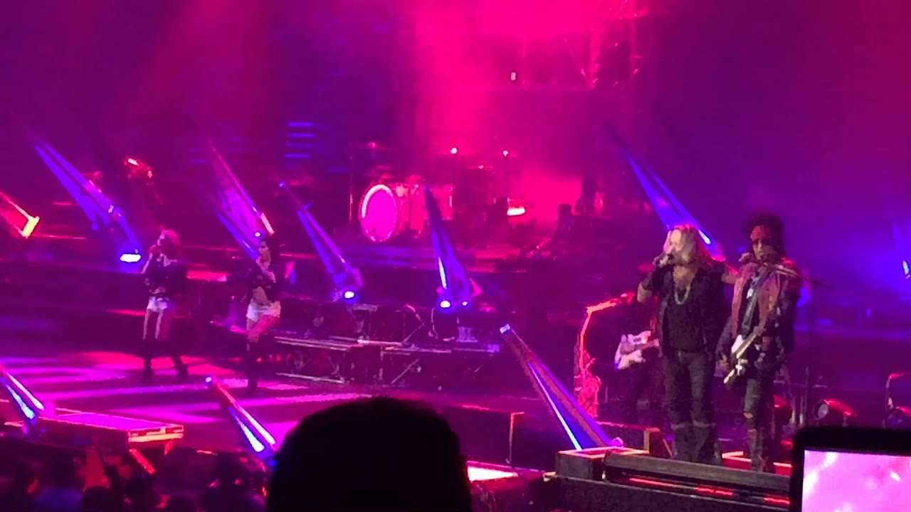 Motley Crue-Wild Side "Honda Center" " Anahiem" December 22, 2015 - YouTube