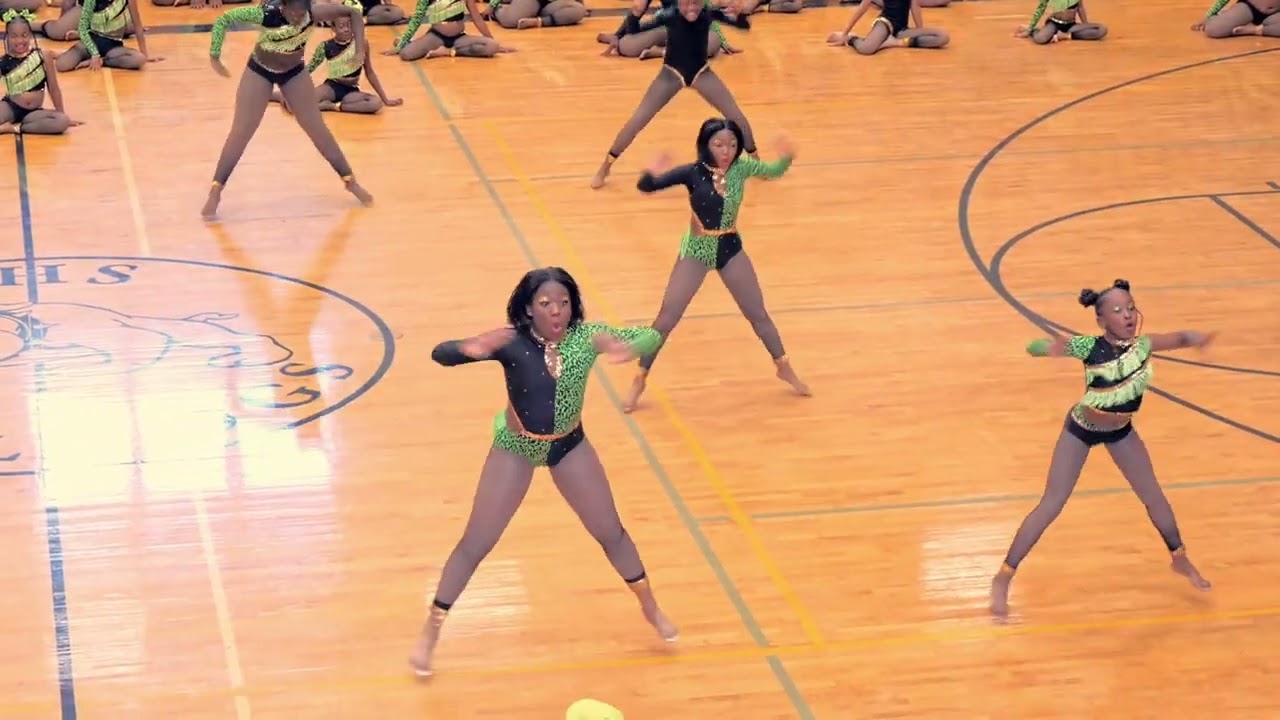 BUCKING DOWN IN THE SOUTH 2022 FieldShow Pink Prancing Pearls - YouTube