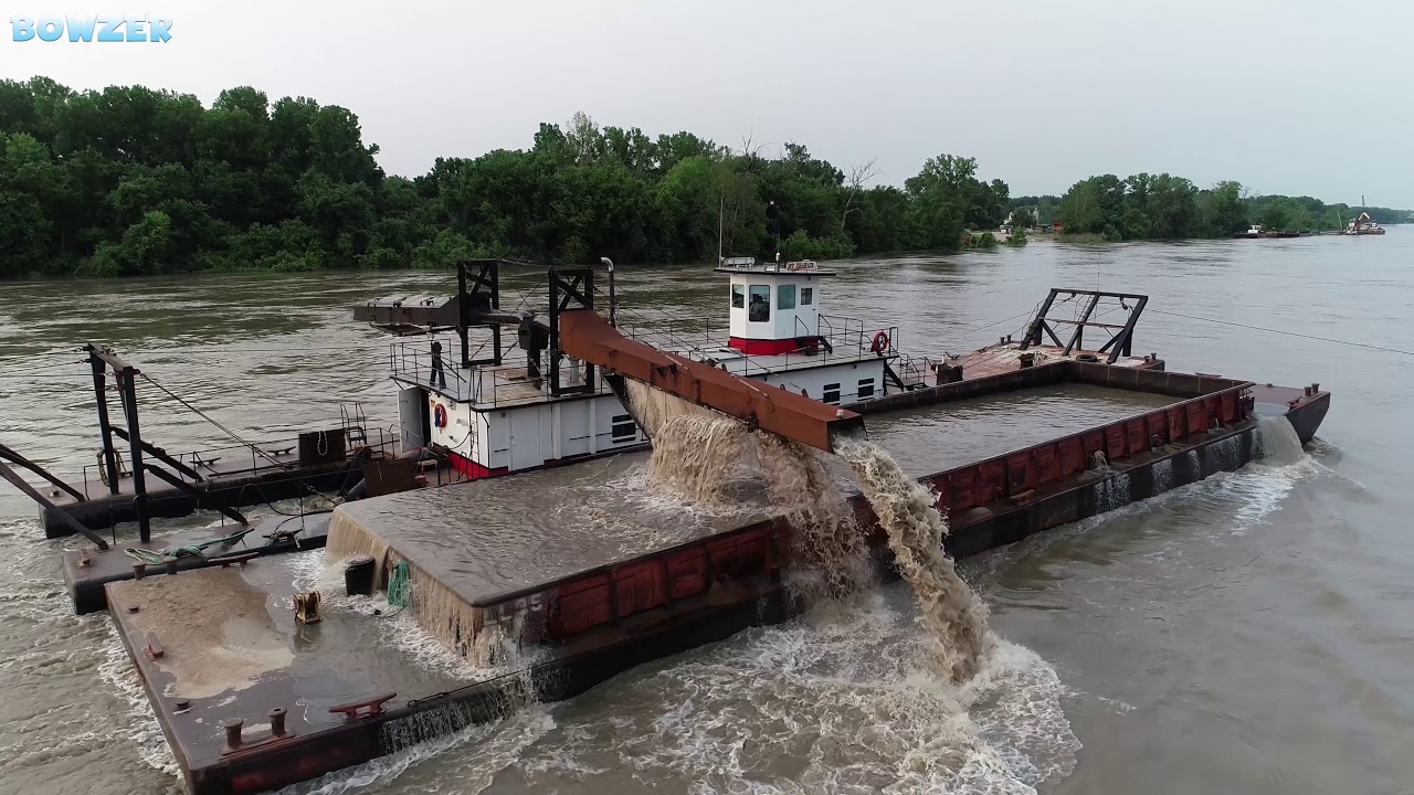 The M/V PATRICIA LYNN & DREDGE ST. CHARLES - YouTube