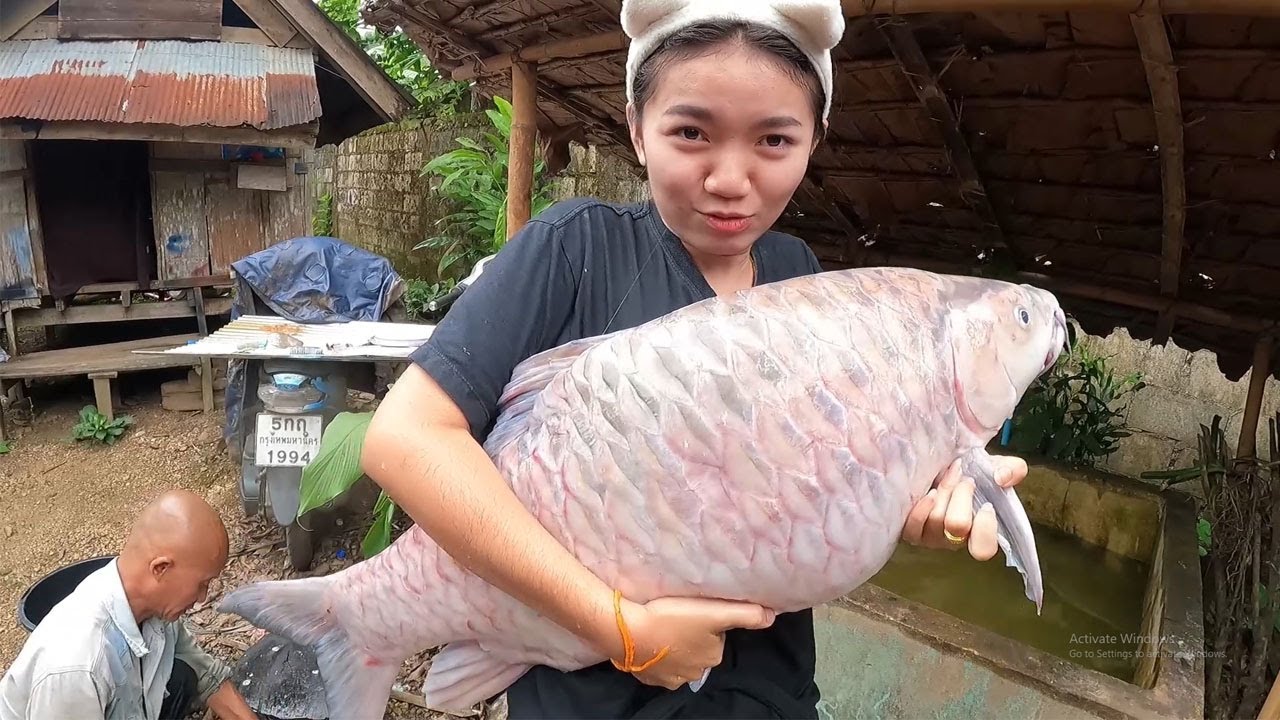 Fried Giant Fish Scaleseating with sister - YouTube