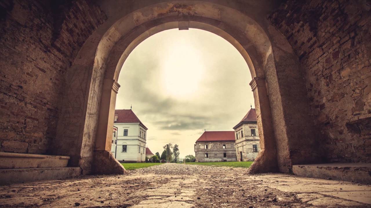 Bánffy Castle - The Most Amazing Festival Location - YouTube