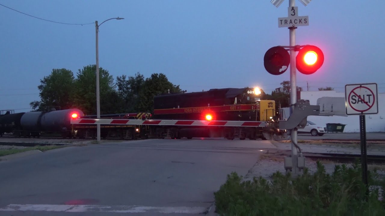 Iowa Interstate Slug Power At Council Bluffs Iowa #train #railway - YouTube