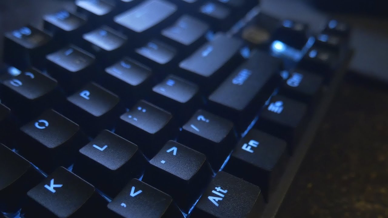 Plugable Compact 87-Key Mechanical Keyboard Review - YouTube