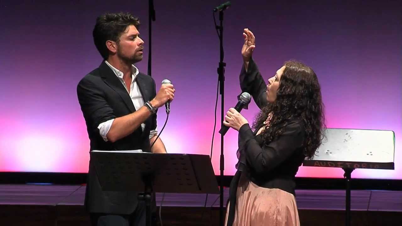 Zamba del Carnaval - Ángela Irene - 5-10-2013 - YouTube