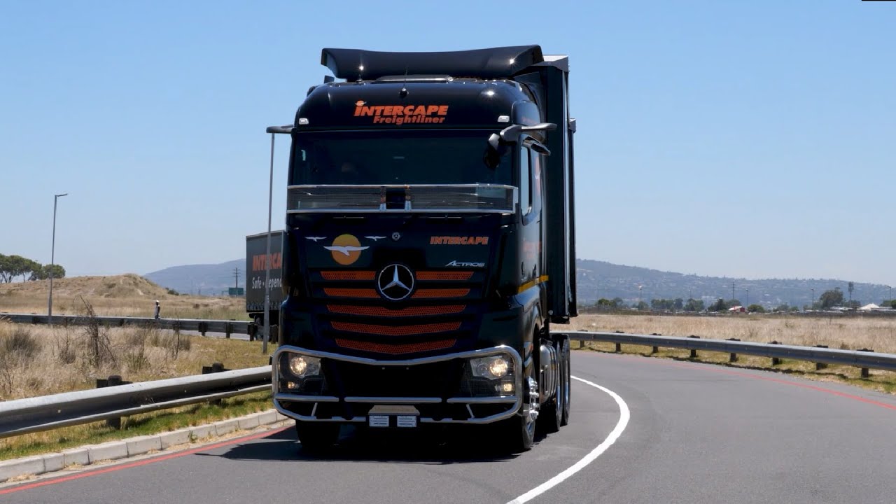 Intercape Freightliner - YouTube