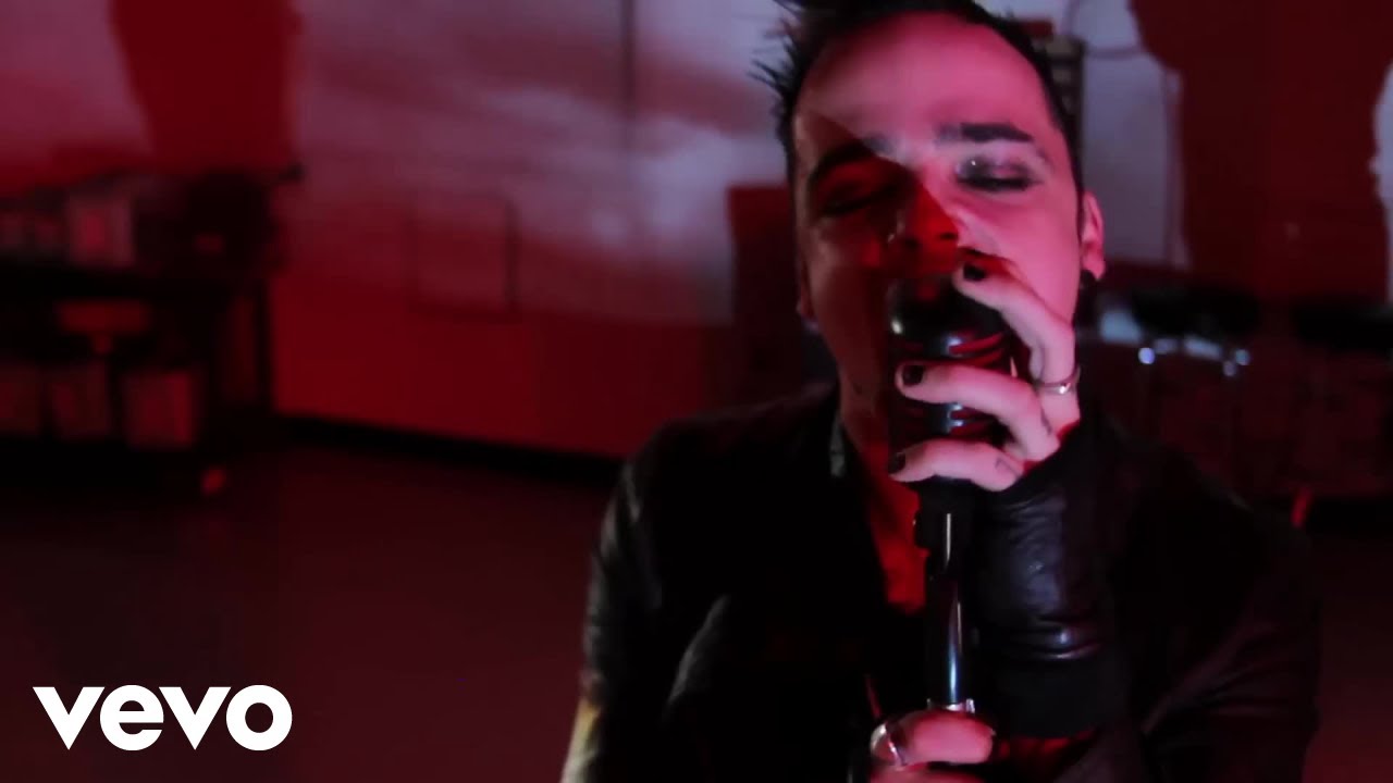 Lukas Rossi - No Regret (Official Music Video) ft. Switchblade Glory - YouTube