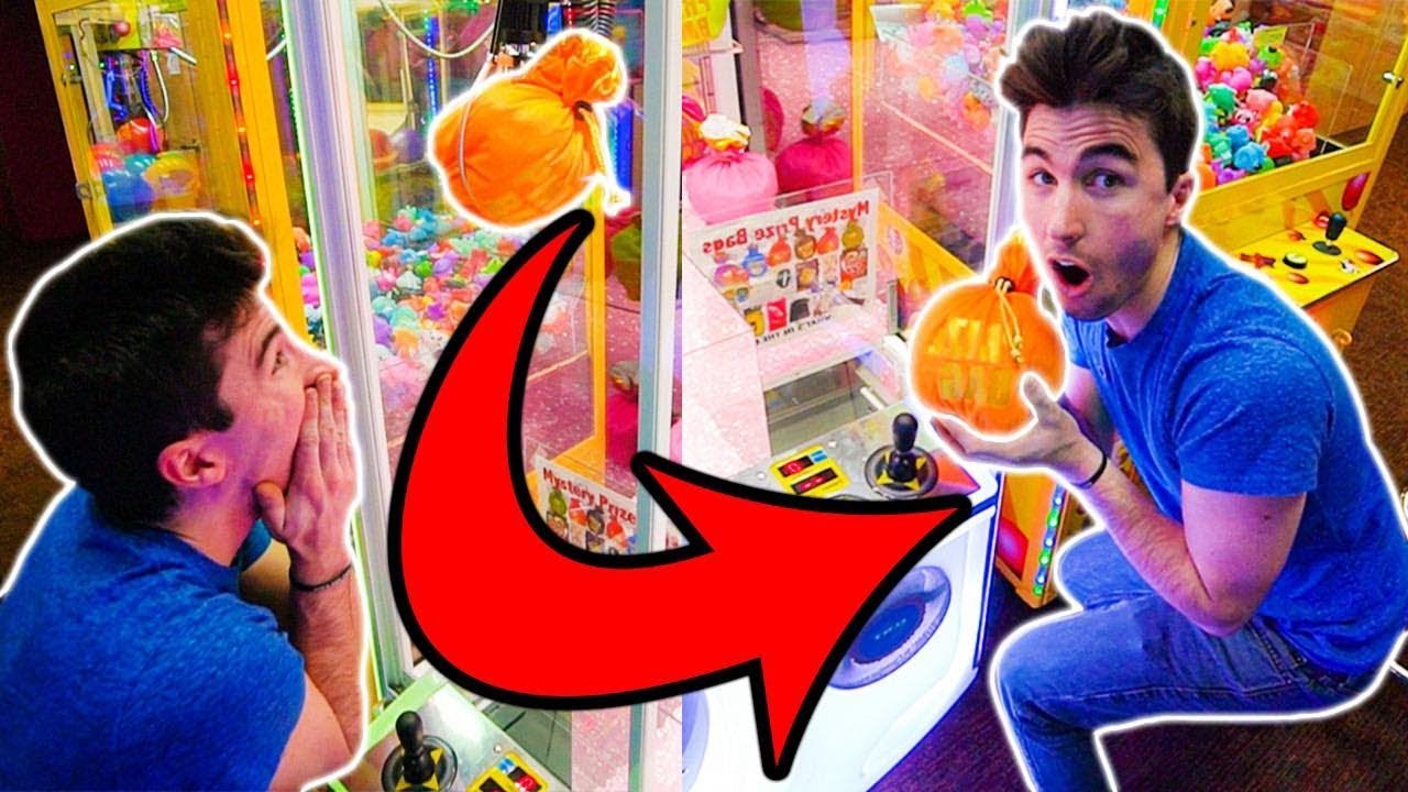 Huge PRIZE BAG ARCADE SCAM!!! - YouTube