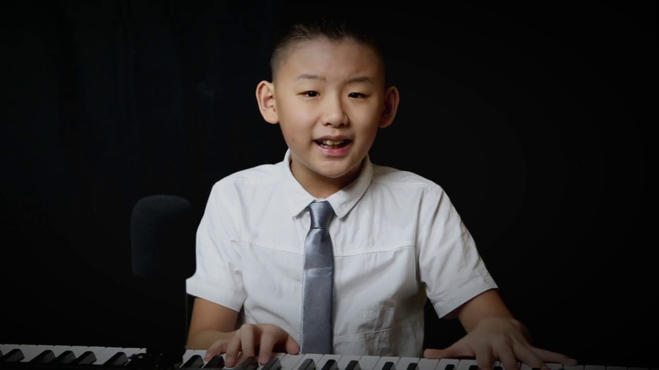 Flashlight (Piano Cover) - Benn Yapari - YouTube