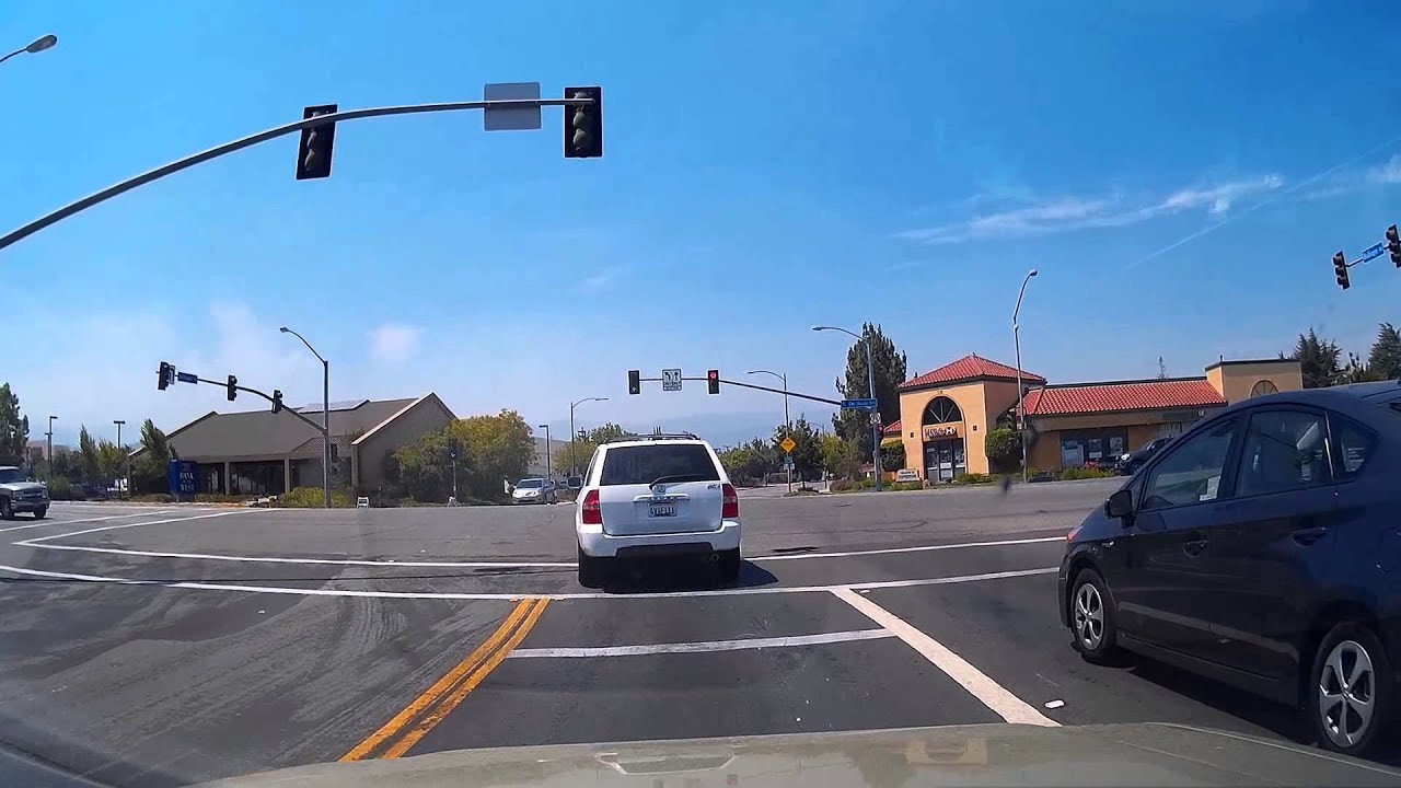Red Light Runner and (the opposite?) of a Red Light Runner || Dashcam ...