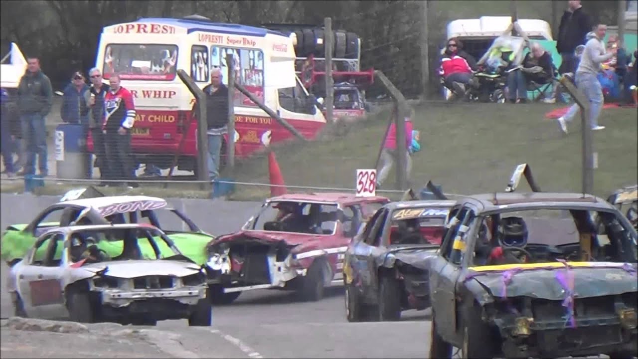Mike's Peugeot 309 banger at Mendips Raceway - YouTube