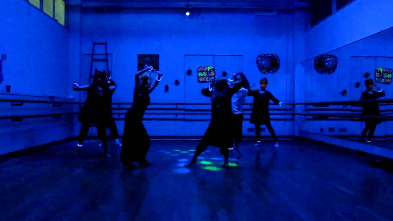 SURPRISE PERFORMANCE!！ZOMBIE DANCE★＠KOMORI MICHIKO BALLET HALLOWEEN ...