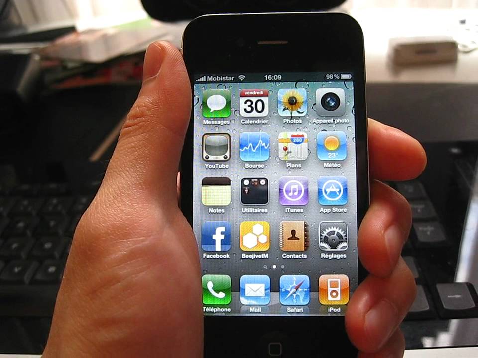 Apple iPhone 4 Death Grip - No signal drop ! - YouTube