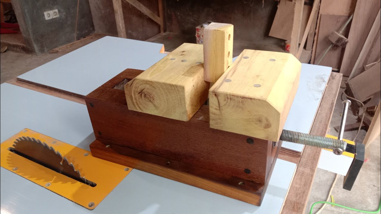 Membuat sendiri ragum. catok kayu dari limbah kayu - YouTube