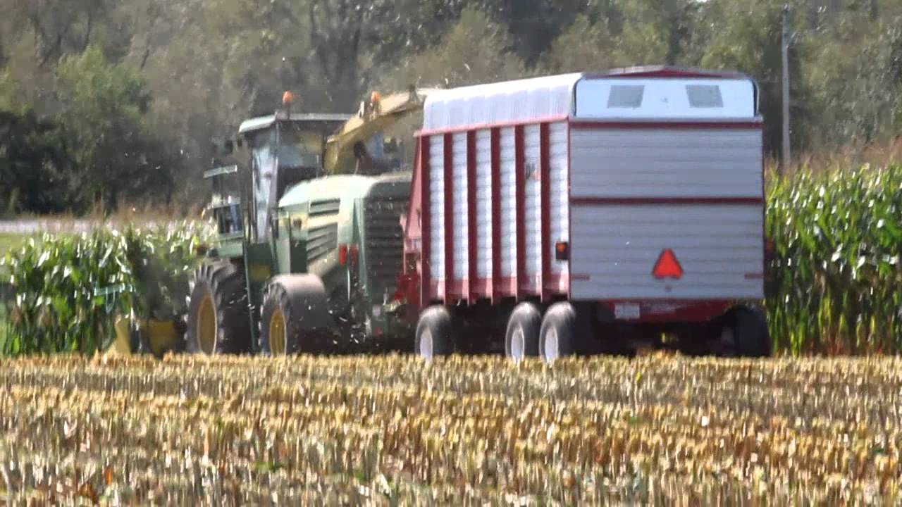 John Deere 7350 ProDrive Self Propelled Harvester Chopping Corn Silage ...