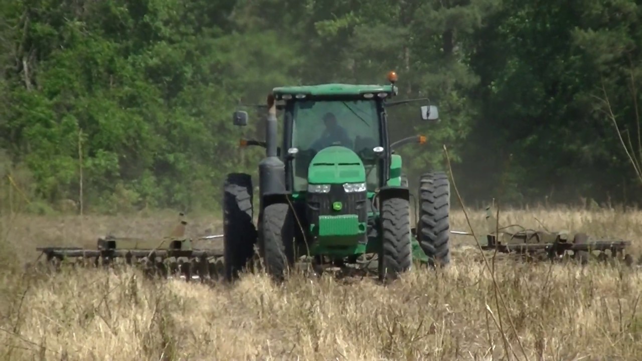 JOHN DEERE 8235R DISKING FALLOW GROUND. SK FARMS 2019 SPRING DISKING 2 ...