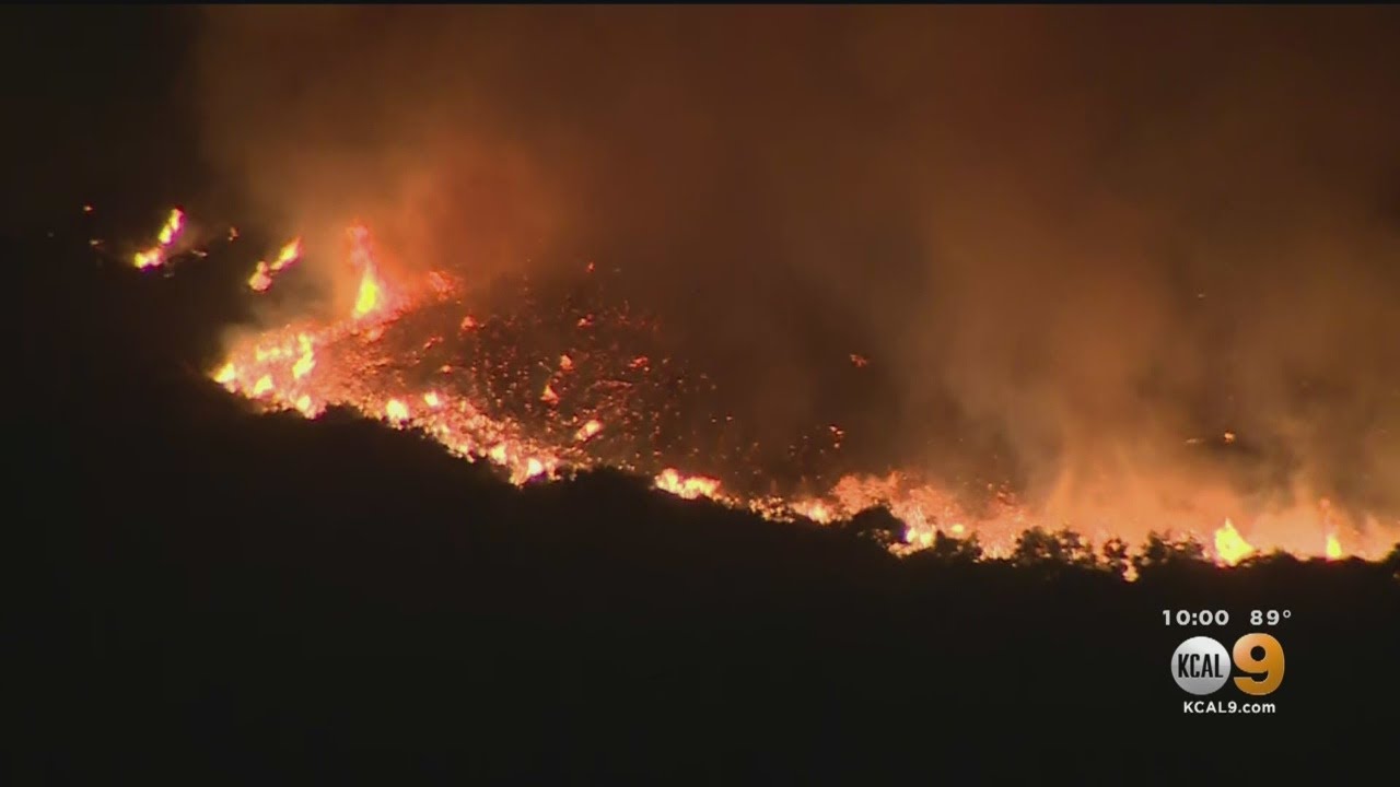 Firefight Against El Dorado Fire In Yucaipa Continues - YouTube
