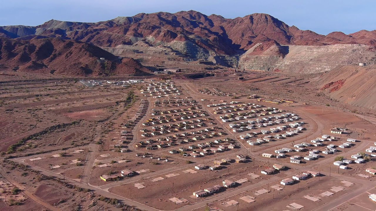 Eagle Mountain (ghost town) aerial approach - YouTube