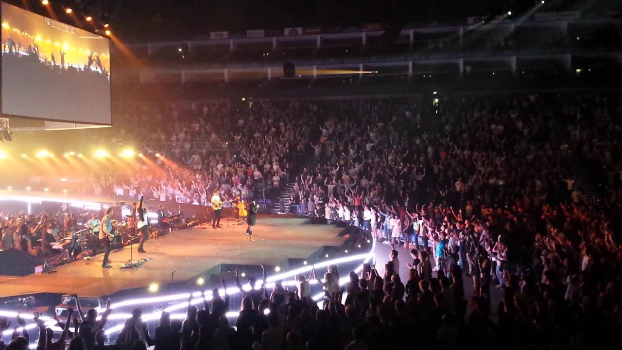 Kari Jobe - Revelation song (live) - YouTube
