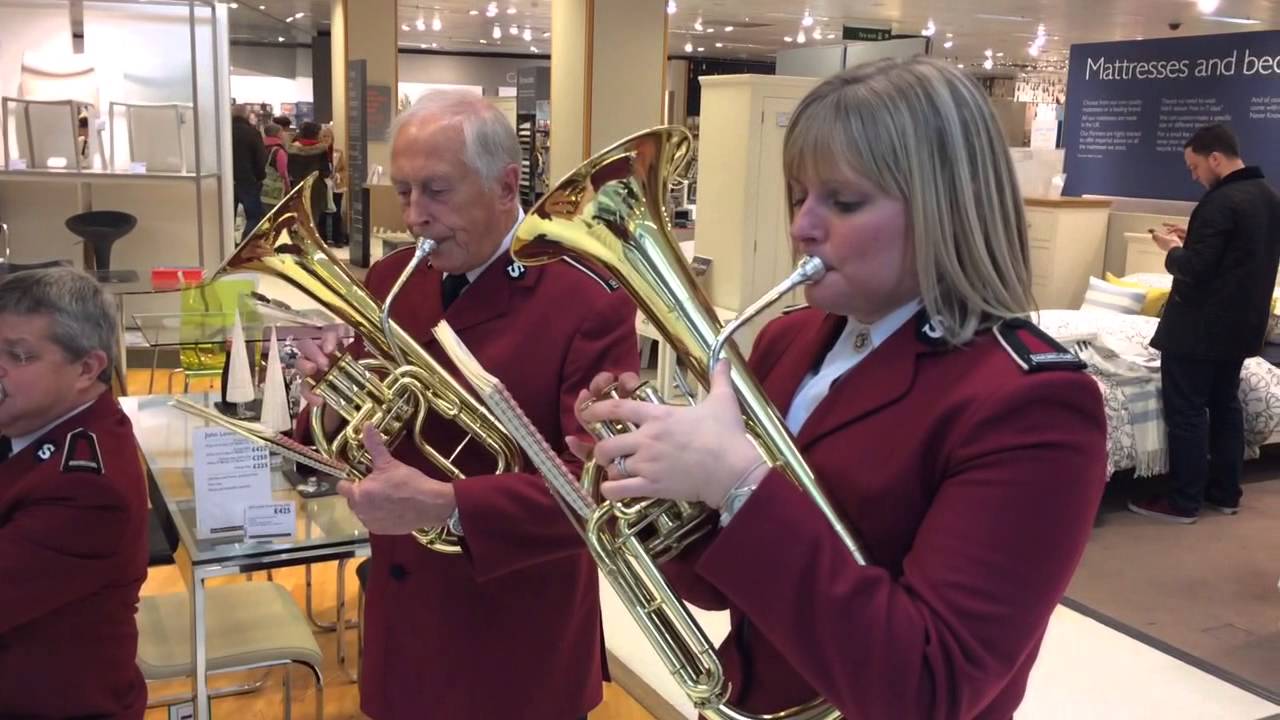 Hendon Band - Saturday morning carolling - YouTube