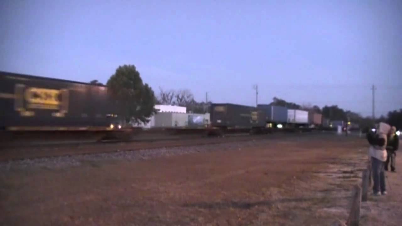 CSX Q175 At Folkston, GA On 12-4-10 - YouTube