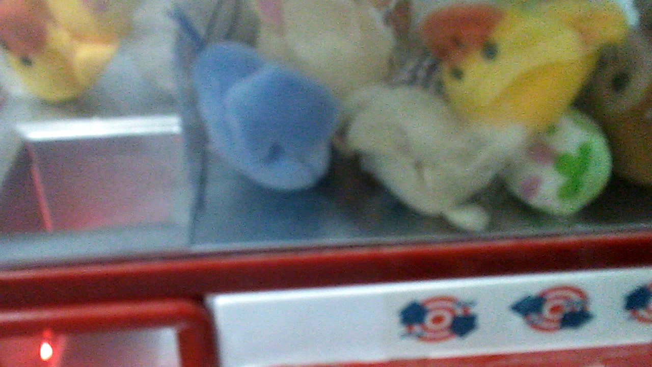 Claw machine - YouTube
