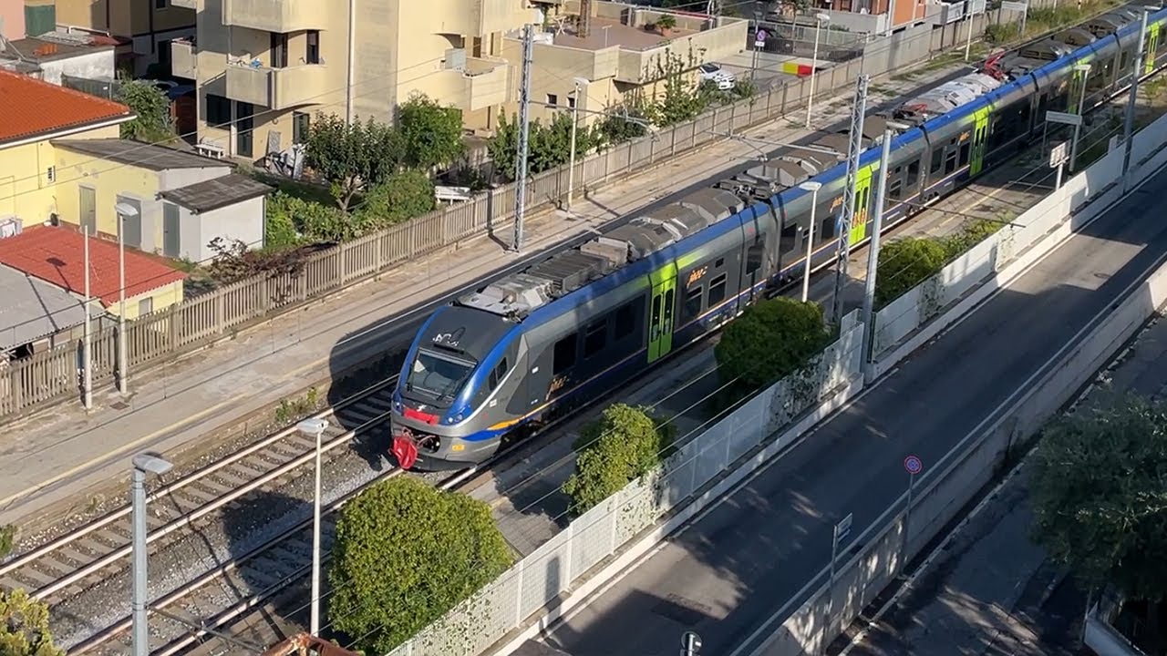 FS Class ETR 425 "Jazz" Trenitalia - YouTube