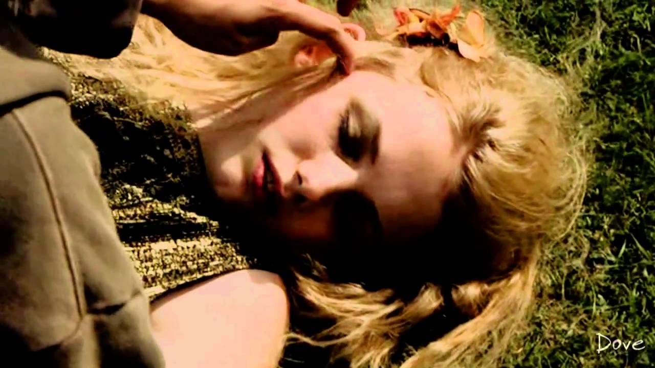 Cassie + Simon: blushing cheeks - YouTube