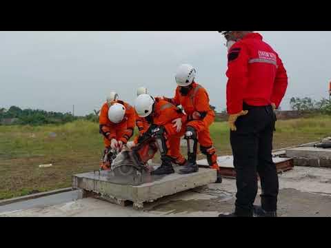 Collapsed Structure Search and Rescue. Tools, Equipment, and ...
