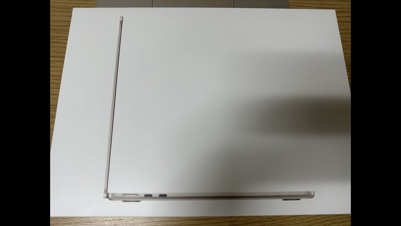 M2 MacBook Air Starlight Unboxing - YouTube