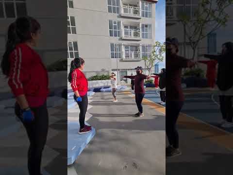 Kepoin, ZUMBA Aerobic Bersama di Apartemen Taman Melati Surabaya, by Winih Kuntjoro