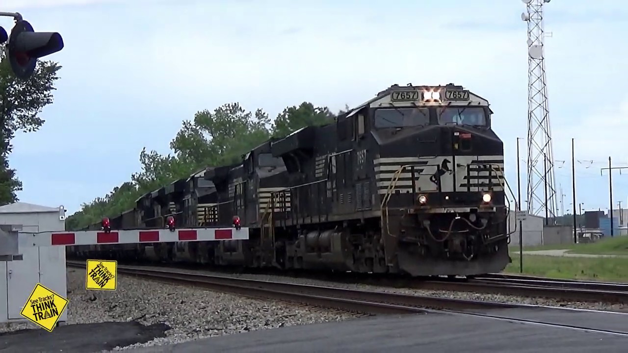 NS 7657 (GE ES40DC) leads NS 811 - YouTube