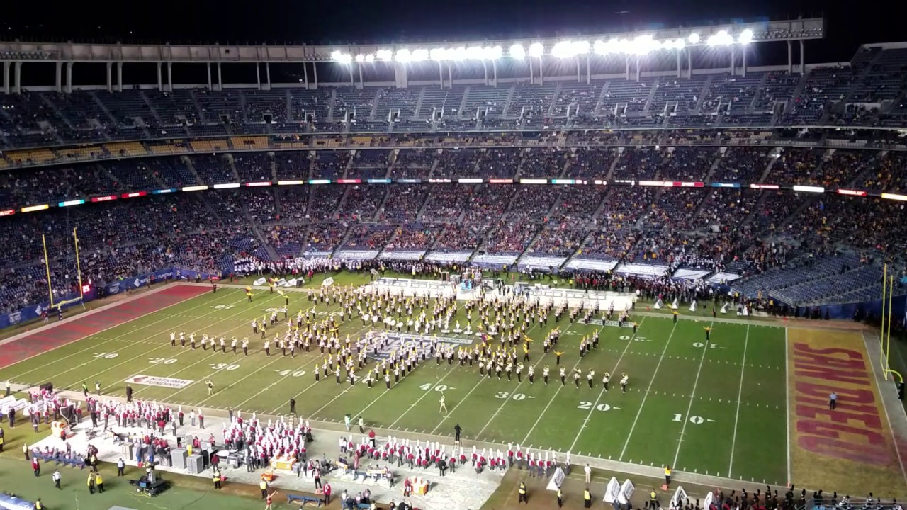 Minnesota Gophers marching band 12/27/16 - YouTube