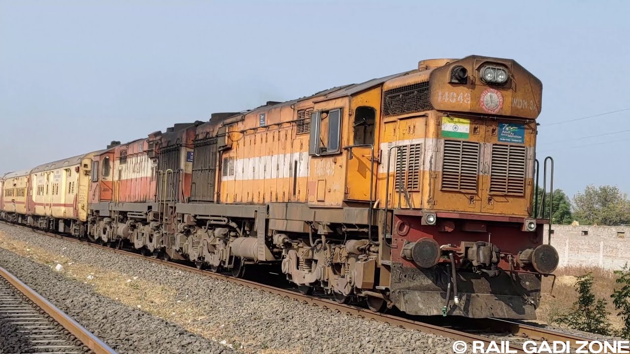 07198 Dadar Central - Kazipet Express | Twin WDM3A Smoking ...